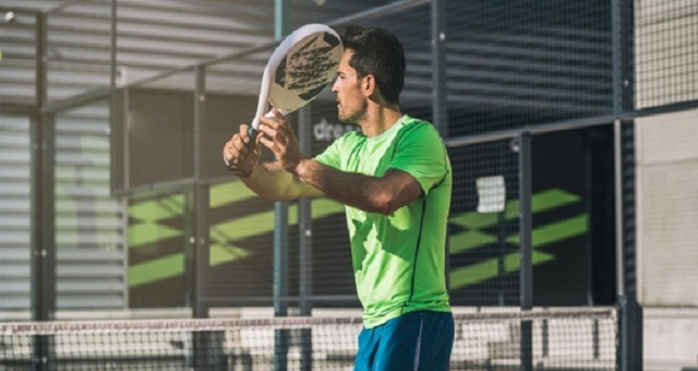 Descubre el outfit perfecto para pádel: más allá de la pala
