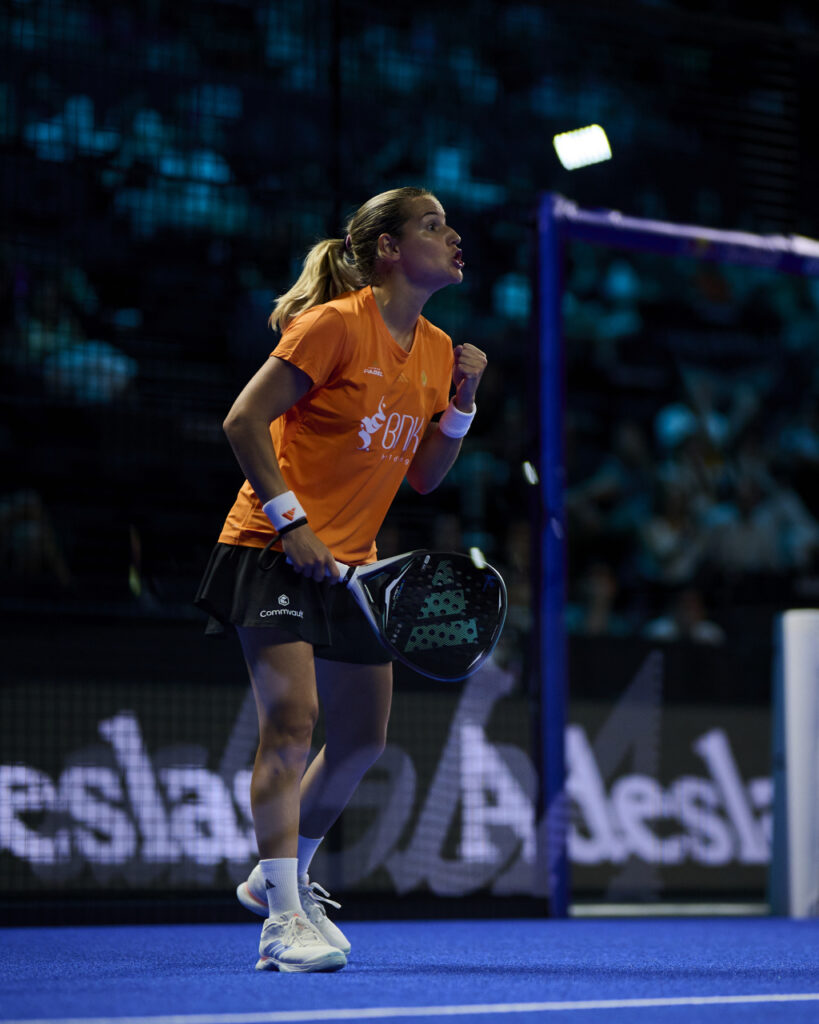 Ari y Andrea escriben su presencia en la final con golpe a las nº1